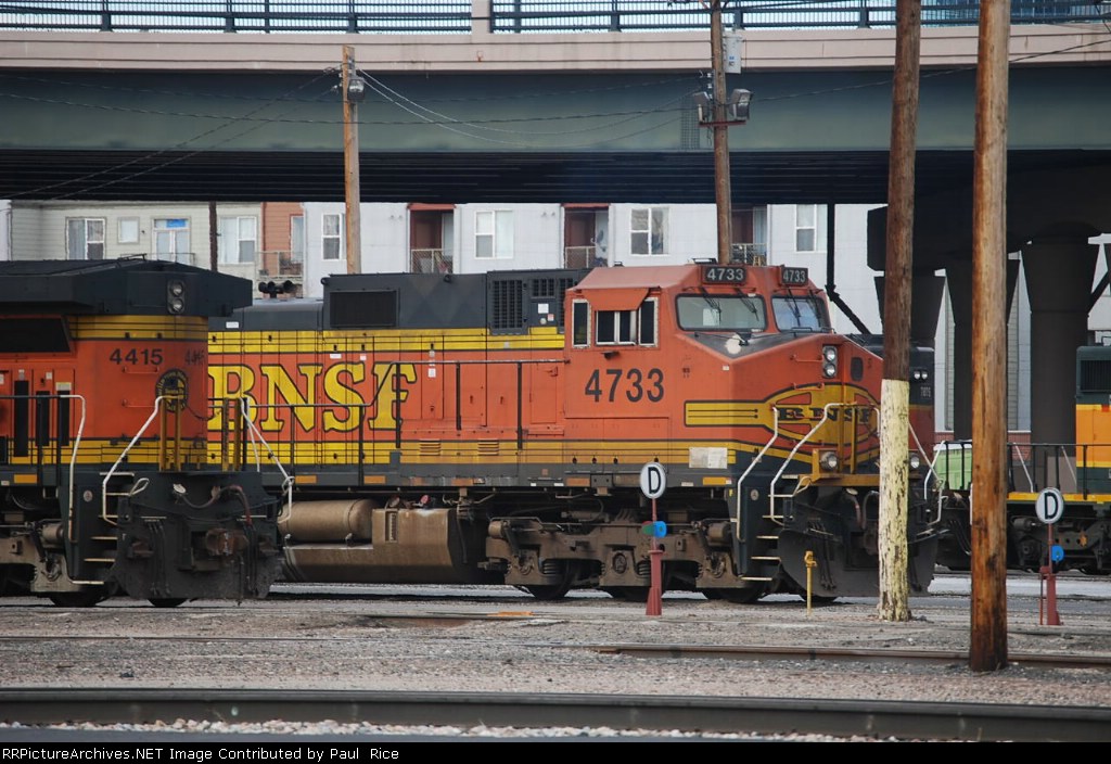 BNSF 4733